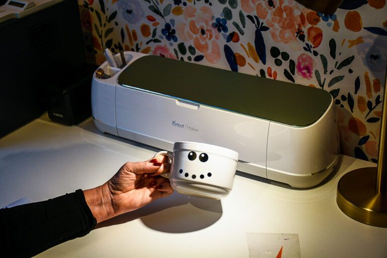 This Adorable DIY Christmas Mug is Easy to Make and a Fun Holiday Gift!