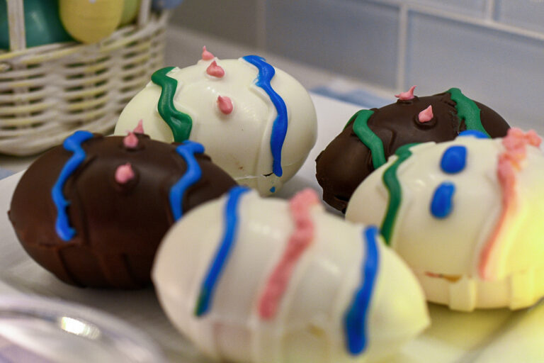 How to Make Easter Smash Eggs in Four Easy Steps!